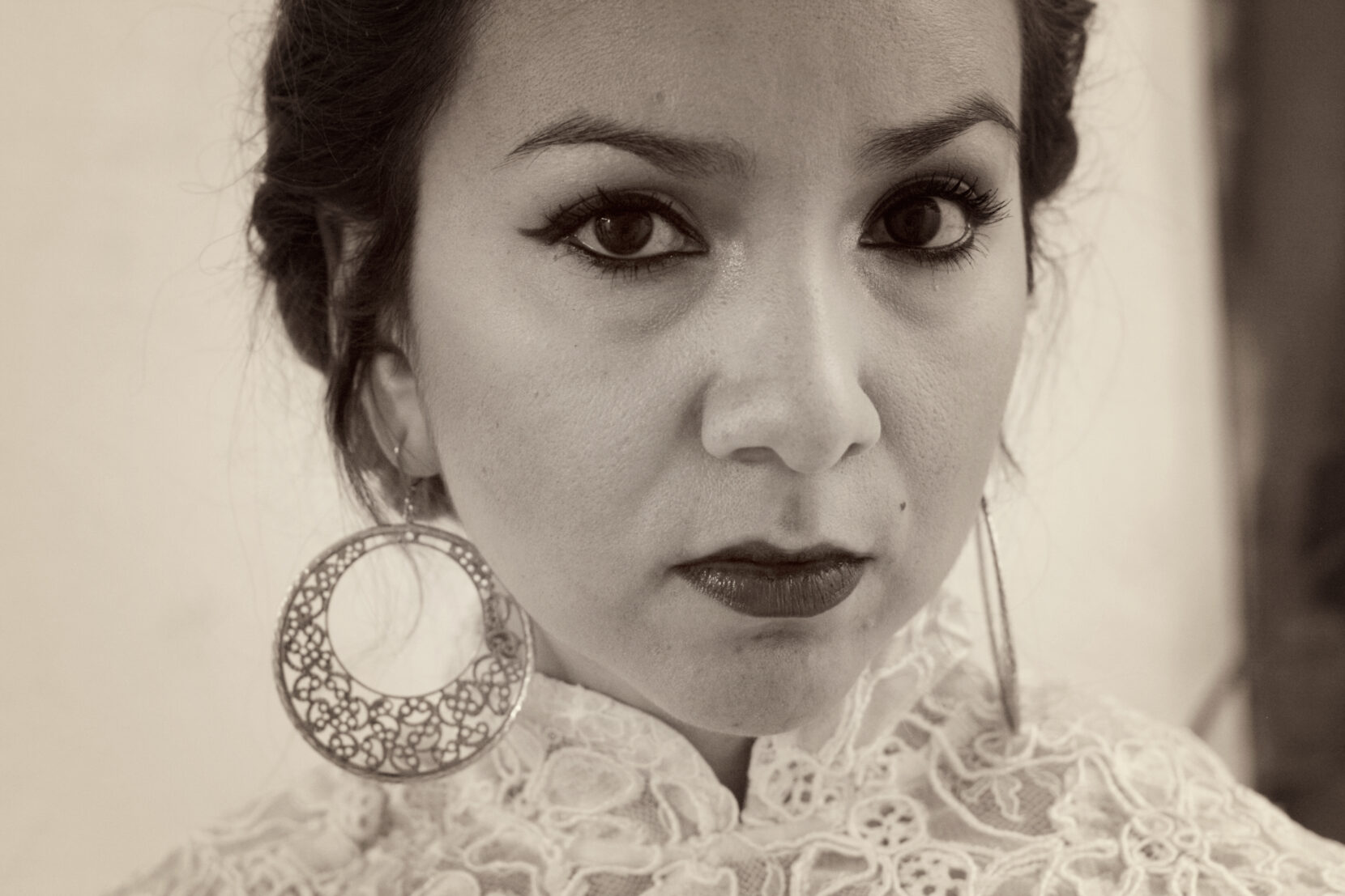 Los escritores Esther M. García García y José Rodrigo Ramírez del Ángel ...