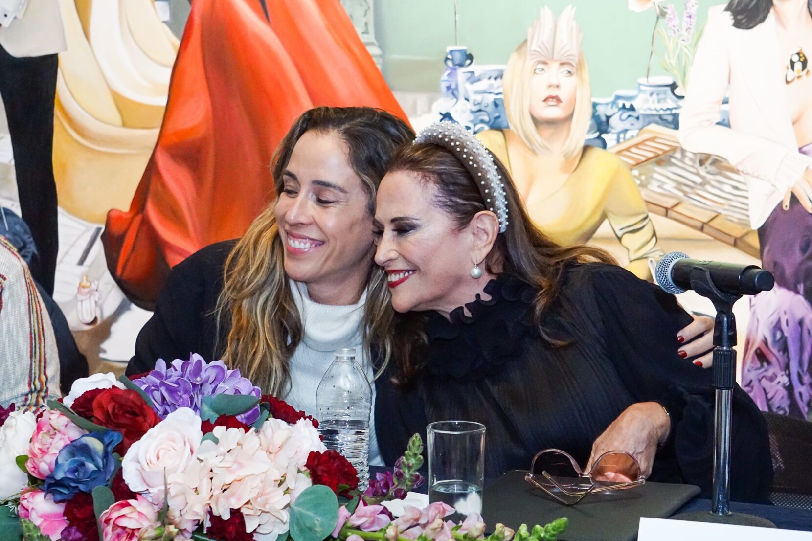 PRESENTA CONARTE CATÁLOGO DE LA EXPOSICIÓN “RETROUVAILLES” DE ROBERTA ...