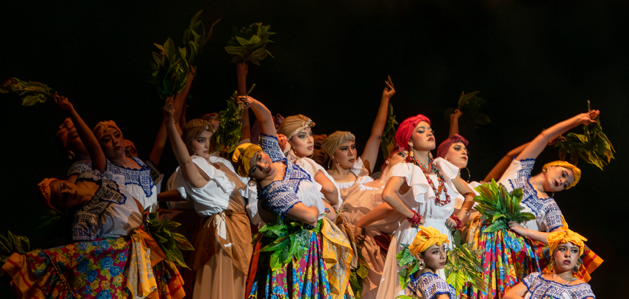 ESTAS “BRUJAS” HACEN SUYO EL TEATRO DE LA CIUDAD : CONARTE Nuevo León